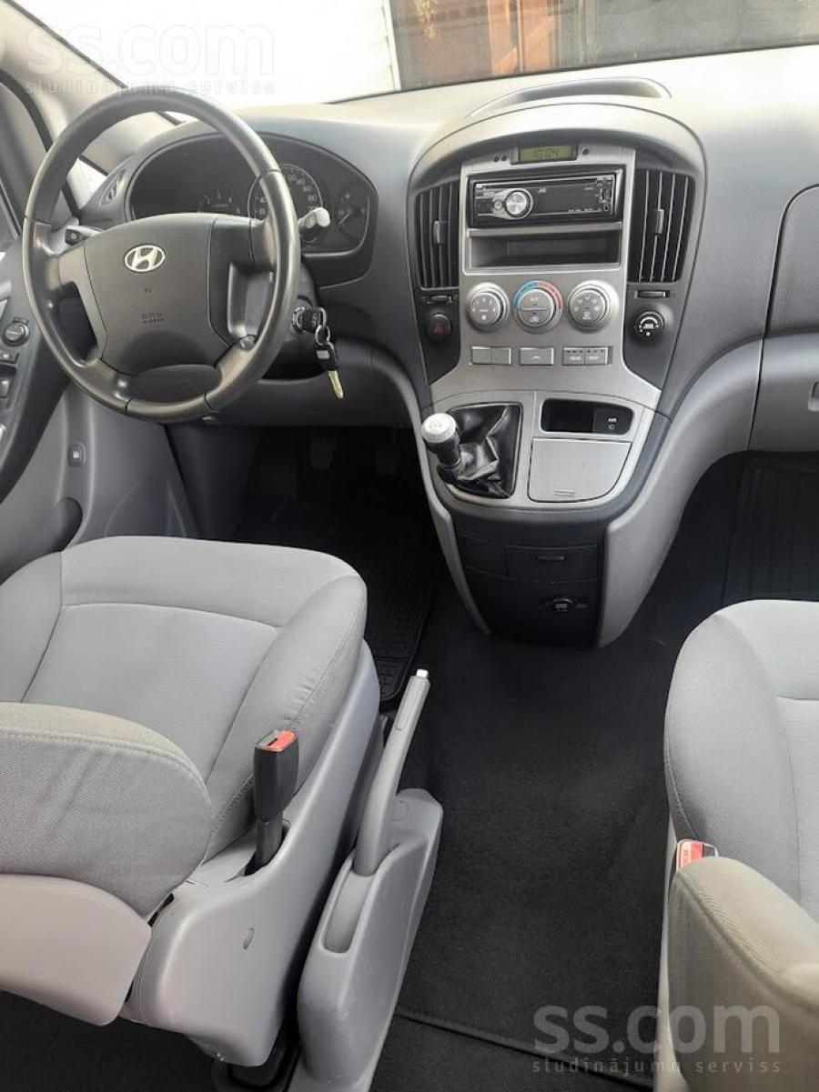 Pelēks Hyundai H-1 2010 Rīga, ar dzinēja tilpumu 2.50 L un nobraukumu 301 tūkst. km par 5990 €, foto 8 vietnē AUTOMOTO.COM.LV