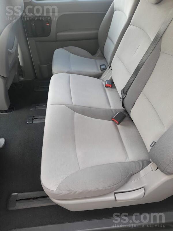 Pelēks Hyundai H-1 2010 Rīga, ar dzinēja tilpumu 2.50 L un nobraukumu 301 tūkst. km par 5990 €, foto 8 vietnē AUTOMOTO.COM.LV