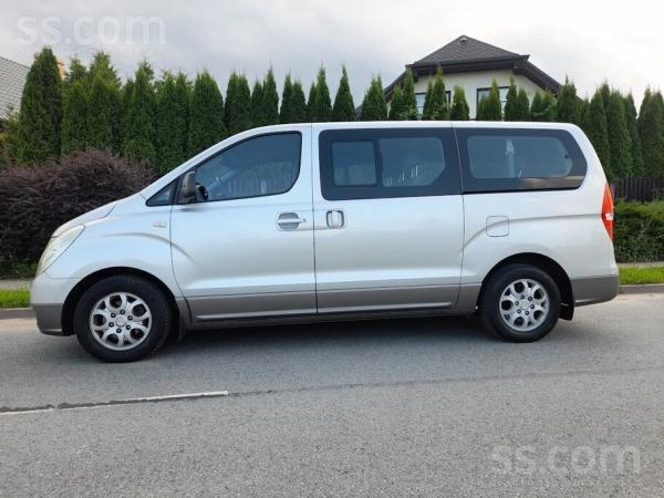Grey Hyundai H-1 2010 in Riga, with an engine capacity of 2.50 L and mileage of 301 thousand km for 5990 €, photo 2 on AUTOMOTO.COM.LV
