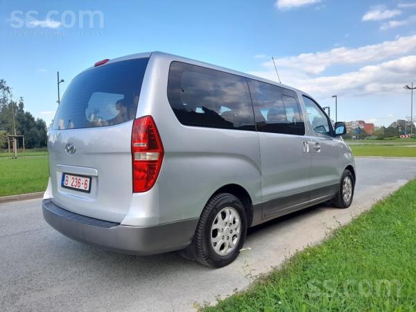 Grey Hyundai H-1 2010 in Riga, with an engine capacity of 2.50 L and mileage of 301 thousand km for 5990 €, photo 8 on AUTOMOTO.COM.LV