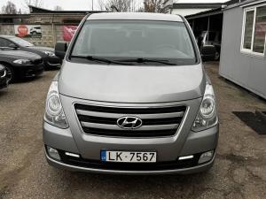 Grey Hyundai H-1 2013 in Daugavpils, with an engine capacity of 2.50 L and mileage of 279 thousand km for 6999 €, photo 3 on AUTOMOTO.COM.LV