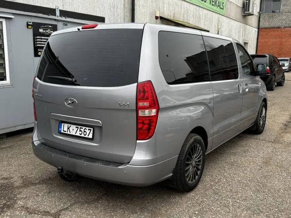 Серый Хендай H-1 2013 в Даугавпилс, объемом двигателя 2.50 л и пробегом 279 тыс. км за 6999 €, фото 4 на AUTOMOTO.COM.LV