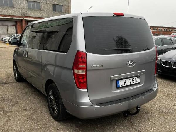 Серый Хендай H-1 2013 в Даугавпилс, объемом двигателя 2.50 л и пробегом 279 тыс. км за 6999 €, фото 6 на AUTOMOTO.COM.LV