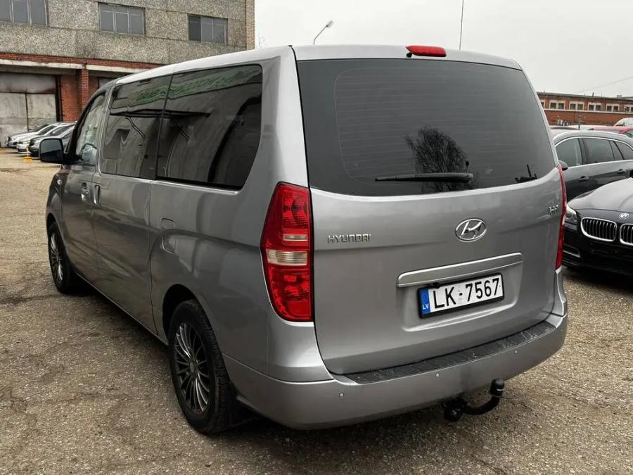 Grey Hyundai H-1 2013 in Daugavpils, with an engine capacity of 2.50 L and mileage of 279 thousand km for 6999 €, photo 7 on AUTOMOTO.COM.LV