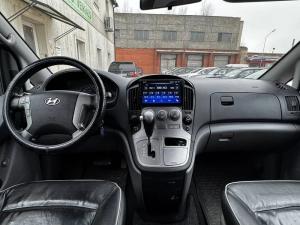Grey Hyundai H-1 2013 in Daugavpils, with an engine capacity of 2.50 L and mileage of 279 thousand km for 6999 €, photo 11 on AUTOMOTO.COM.LV