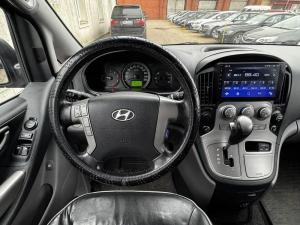 Grey Hyundai H-1 2013 in Daugavpils, with an engine capacity of 2.50 L and mileage of 279 thousand km for 6999 €, photo 12 on AUTOMOTO.COM.LV