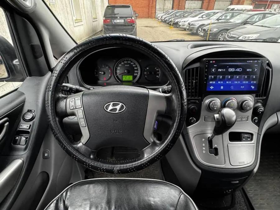 Grey Hyundai H-1 2013 in Daugavpils, with an engine capacity of 2.50 L and mileage of 279 thousand km for 6999 €, photo 12 on AUTOMOTO.COM.LV