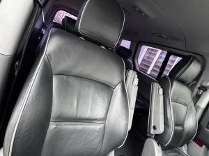 Grey Hyundai H-1 2013 in Daugavpils, with an engine capacity of 2.50 L and mileage of 279 thousand km for 6999 €, photo 14 on AUTOMOTO.COM.LV
