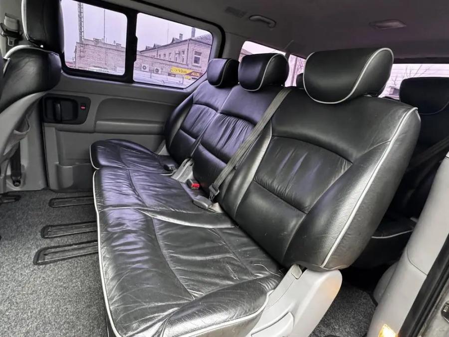 Grey Hyundai H-1 2013 in Daugavpils, with an engine capacity of 2.50 L and mileage of 279 thousand km for 6999 €, photo 17 on AUTOMOTO.COM.LV