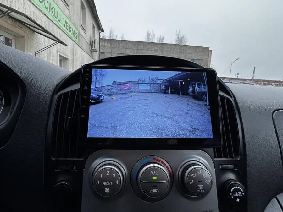 Grey Hyundai H-1 2013 in Daugavpils, with an engine capacity of 2.50 L and mileage of 279 thousand km for 6999 €, photo 20 on AUTOMOTO.COM.LV