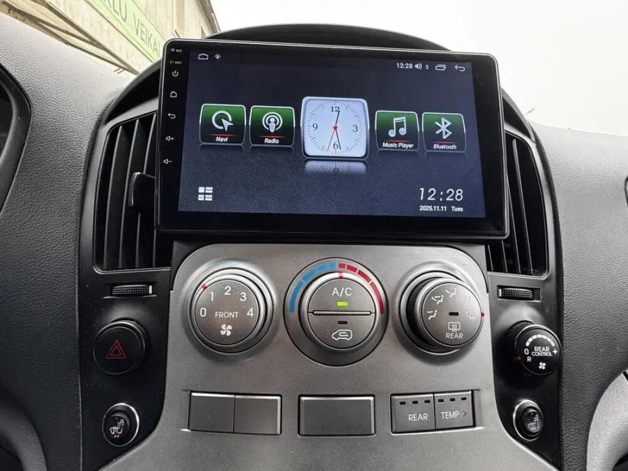 Grey Hyundai H-1 2013 in Daugavpils, with an engine capacity of 2.50 L and mileage of 279 thousand km for 6999 €, photo 21 on AUTOMOTO.COM.LV