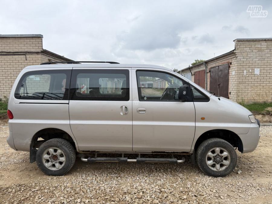 Серый Хендай H-1 2003 в Укмерге, объемом двигателя 2.50 л и пробегом 216 тыс. км за 1500 €, фото 7 на AUTOMOTO.COM.LV
