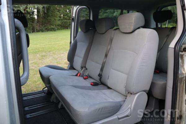 Pelēks Hyundai H-1 2010 Rīga, ar dzinēja tilpumu 2.50 L un nobraukumu 276 tūkst. km par 6990 €, foto 5 vietnē AUTOMOTO.COM.LV