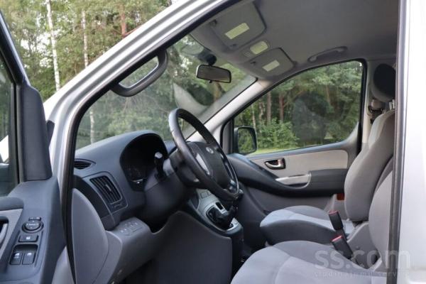 Pelēks Hyundai H-1 2010 Rīga, ar dzinēja tilpumu 2.50 L un nobraukumu 276 tūkst. km par 6990 €, foto 7 vietnē AUTOMOTO.COM.LV
