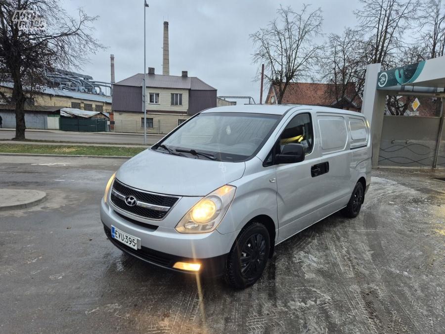 Hyundai H-1 2008 in Siauliai, with an engine capacity of 2.50 L and mileage of 250 thousand km for 2500 €, photo 2 on AUTOMOTO.COM.LV