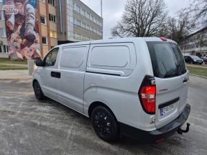 Hyundai H-1 2008 in Siauliai, with an engine capacity of 2.50 L and mileage of 250 thousand km for 2500 €, photo 7 on AUTOMOTO.COM.LV