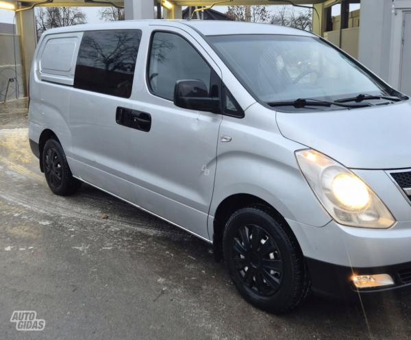 Hyundai H-1 2008 in Siauliai, with an engine capacity of 2.50 L and mileage of 230 thousand km for 2600 €, photo 1 on AUTOMOTO.COM.LV
