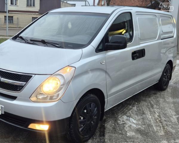 Hyundai H-1 2008 in Siauliai, with an engine capacity of 2.50 L and mileage of 230 thousand km for 2600 €, photo 2 on AUTOMOTO.COM.LV