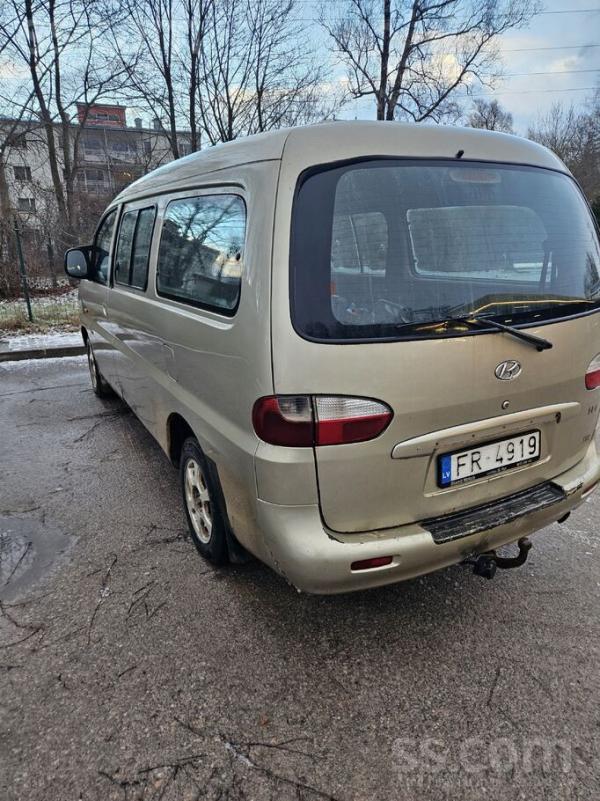 Hyundai H-1 2005 in Riga, with an engine capacity of 2.50 L and mileage of 365 thousand km for 1200 €, photo 3 on AUTOMOTO.COM.LV