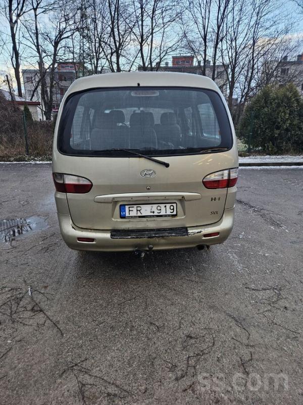 Hyundai H-1 2005 in Riga, with an engine capacity of 2.50 L and mileage of 365 thousand km for 1200 €, photo 4 on AUTOMOTO.COM.LV