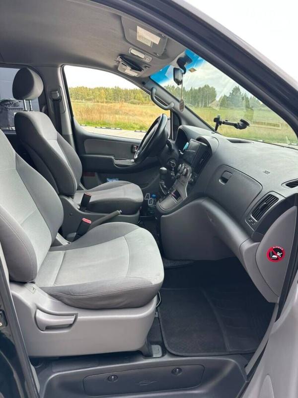 Хендай H-1 2011 в Шяуляй на AUTOMOTO.COM.LV Хендай H-1 2011 в Шяуляй, объемом двигателя 2.50 л и пробегом 394 тыс. км за 6200 €, фото 3 на AUTOMOTO.COM.LV