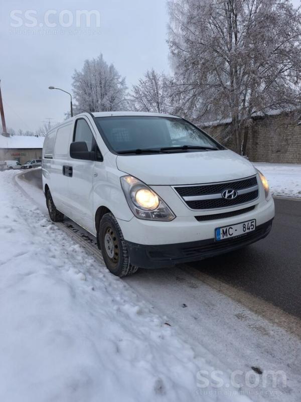 Balts Hyundai H-1 2009 Valka, ar dzinēja tilpumu 2.50 L un nobraukumu 391 tūkst. km par 3500 €, foto 3 vietnē AUTOMOTO.COM.LV