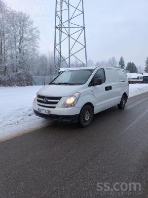 White Hyundai H-1 2009 in Valka, with an engine capacity of 2.50 L and mileage of 391 thousand km for 3500 €, photo  on AUTOMOTO.COM.LV