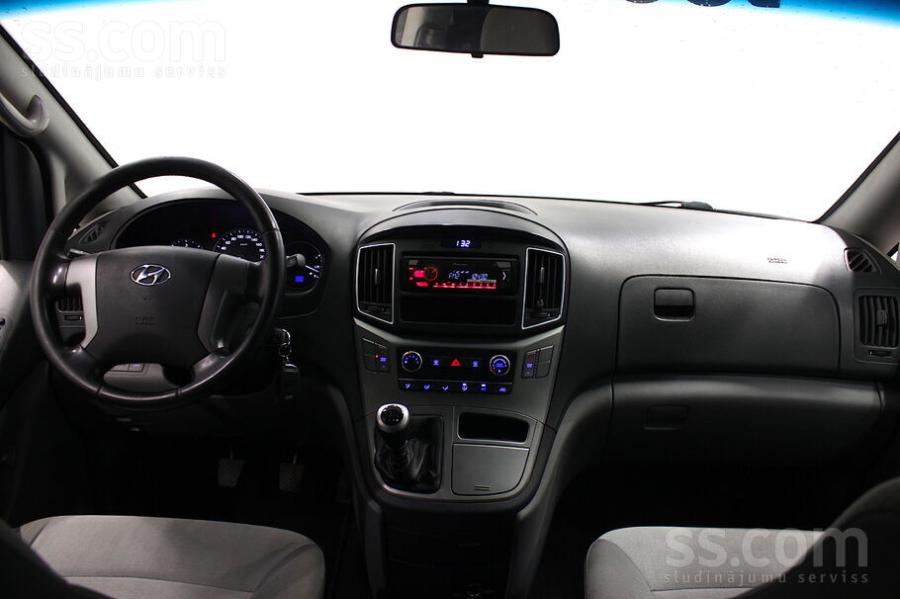 Balts Hyundai H-1 2018 Rīga, ar dzinēja tilpumu 2.50 L un nobraukumu 236 tūkst. km par 13500 €, foto 28 vietnē AUTOMOTO.COM.LV