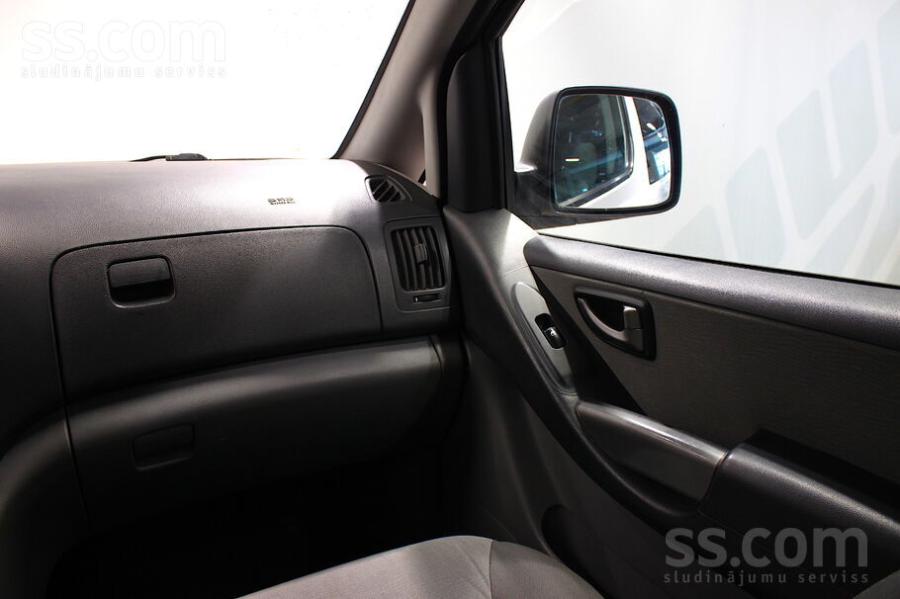 Balts Hyundai H-1 2018 Rīga, ar dzinēja tilpumu 2.50 L un nobraukumu 236 tūkst. km par 13500 €, foto 29 vietnē AUTOMOTO.COM.LV