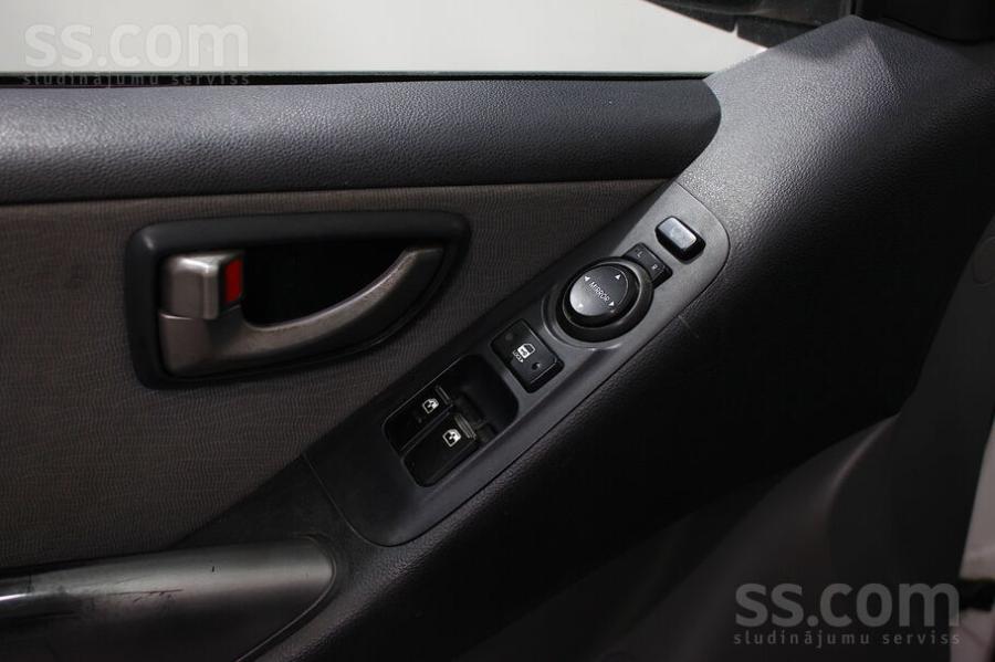 Balts Hyundai H-1 2018 Rīga, ar dzinēja tilpumu 2.50 L un nobraukumu 236 tūkst. km par 13500 €, foto 10 vietnē AUTOMOTO.COM.LV