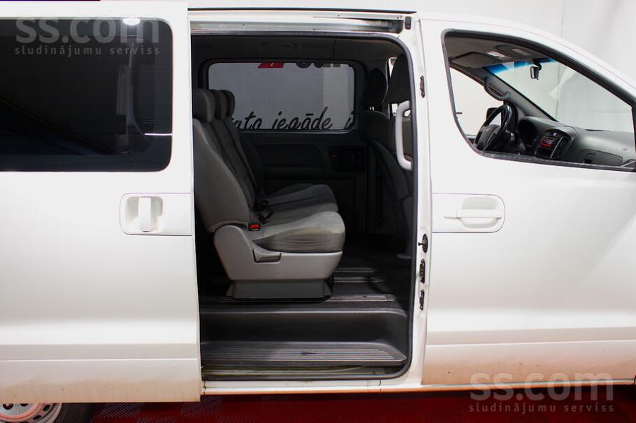 Balts Hyundai H-1 2018 Rīga, ar dzinēja tilpumu 2.50 L un nobraukumu 236 tūkst. km par 13500 €, foto 22 vietnē AUTOMOTO.COM.LV
