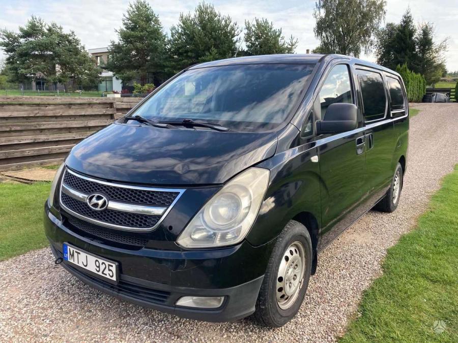 Melns Hyundai H1 2008 Viļņa, ar dzinēja tilpumu 2.50 L un nobraukumu 299 tūkst. km par 2500 €, foto 1 vietnē AUTOMOTO.COM.LV
