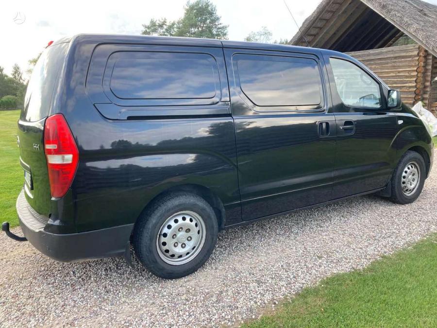 Melns Hyundai H1 2008 Viļņa, ar dzinēja tilpumu 2.50 L un nobraukumu 299 tūkst. km par 2500 €, foto 5 vietnē AUTOMOTO.COM.LV