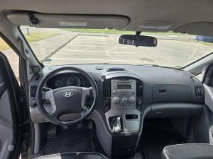 Melns Hyundai H1 2010 Panevēža, ar dzinēja tilpumu 2.50 L un nobraukumu 283 tūkst. km par 6800 €, foto 11 vietnē AUTOMOTO.COM.LV