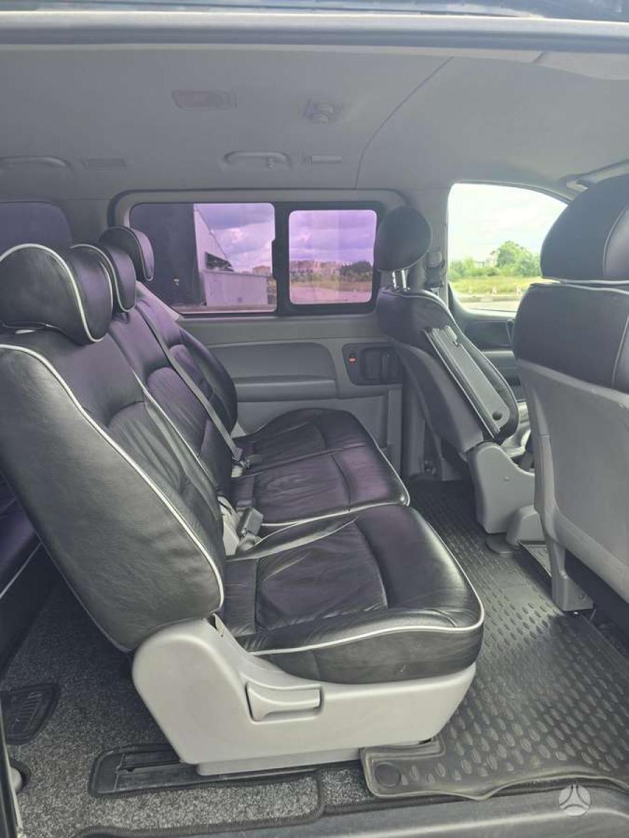 Melns Hyundai H1 2010 Panevēža, ar dzinēja tilpumu 2.50 L un nobraukumu 283 tūkst. km par 6800 €, foto 13 vietnē AUTOMOTO.COM.LV
