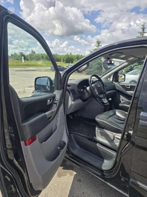Melns Hyundai H1 2010 Panevēža, ar dzinēja tilpumu 2.50 L un nobraukumu 283 tūkst. km par 6800 €, foto 15 vietnē AUTOMOTO.COM.LV