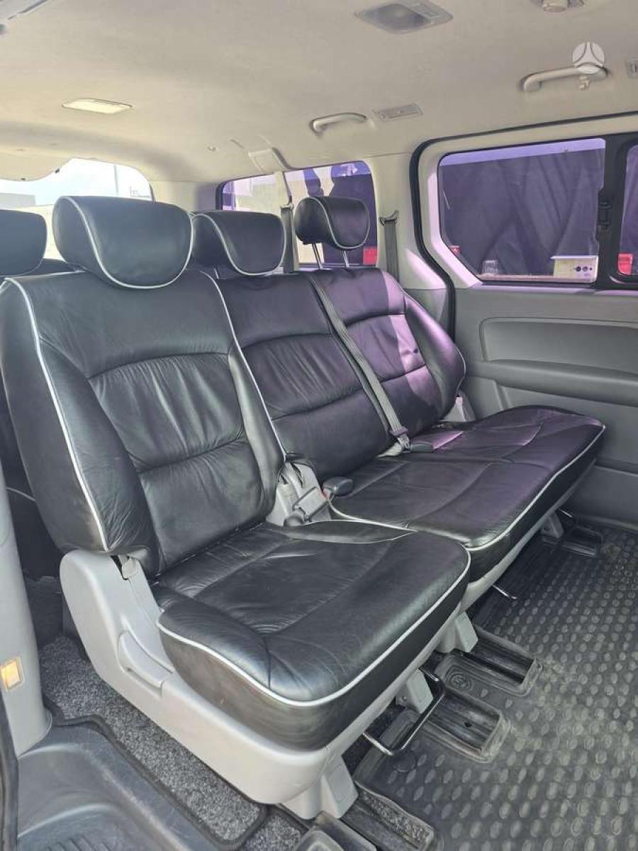 Melns Hyundai H1 2010 Panevēža, ar dzinēja tilpumu 2.50 L un nobraukumu 283 tūkst. km par 6800 €, foto 16 vietnē AUTOMOTO.COM.LV