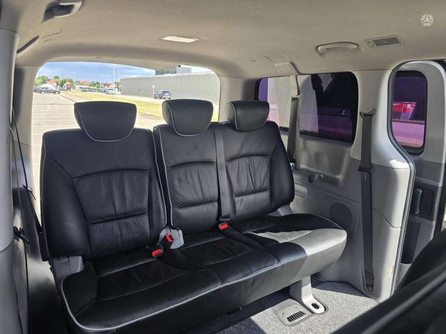 Melns Hyundai H1 2010 Panevēža, ar dzinēja tilpumu 2.50 L un nobraukumu 283 tūkst. km par 6800 €, foto 20 vietnē AUTOMOTO.COM.LV