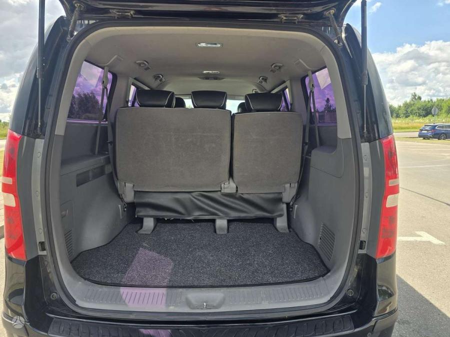 Melns Hyundai H1 2010 Panevēža, ar dzinēja tilpumu 2.50 L un nobraukumu 283 tūkst. km par 6800 €, foto 21 vietnē AUTOMOTO.COM.LV
