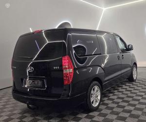 Black Hyundai H1 2011 in Marijampole, with an engine capacity of 2.50 L and mileage of 221 thousand km for 7999 €, photo 23 on AUTOMOTO.COM.LV