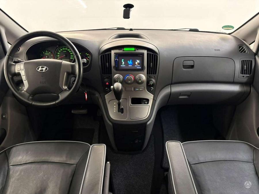 Melns Hyundai H1 2013 Marijampole, ar dzinēja tilpumu 2.50 L un nobraukumu 234 tūkst. km par 9650 €, foto 20 vietnē AUTOMOTO.COM.LV