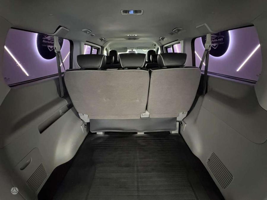 Melns Hyundai H1 2013 Marijampole, ar dzinēja tilpumu 2.50 L un nobraukumu 234 tūkst. km par 9650 €, foto 22 vietnē AUTOMOTO.COM.LV
