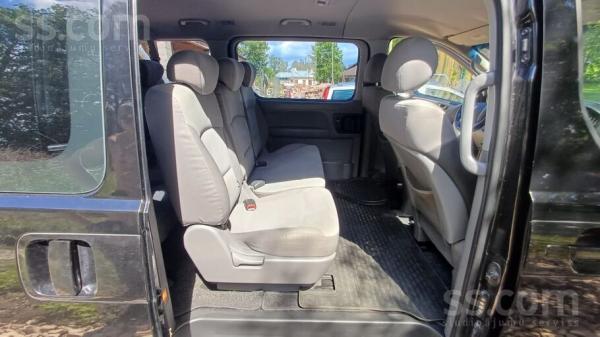 Black Hyundai H1 2008 in Ogre, with an engine capacity of 2.50 L and mileage of 421 thousand km for 3500 €, photo 8 on AUTOMOTO.COM.LV