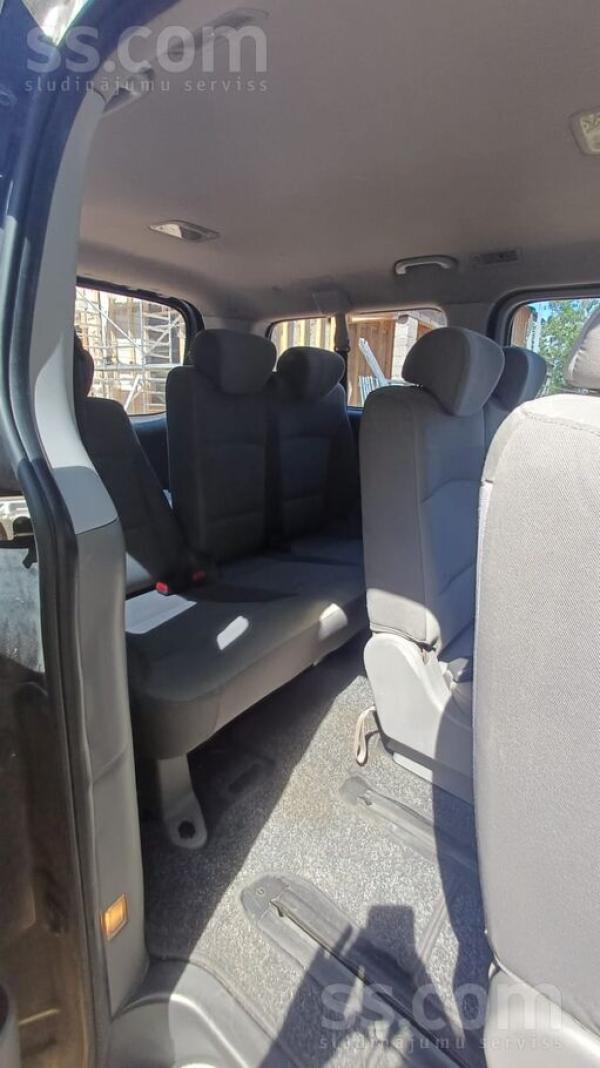 Black Hyundai H1 2008 in Ogre, with an engine capacity of 2.50 L and mileage of 421 thousand km for 3500 €, photo 9 on AUTOMOTO.COM.LV