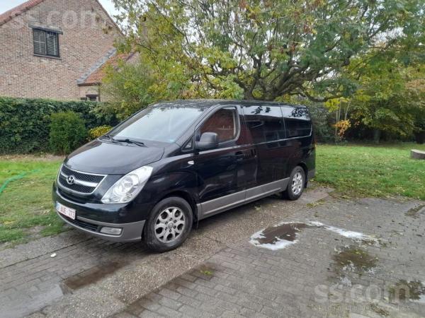 Melns Hyundai H1 2012 Daugavpils, ar dzinēja tilpumu 2.50 L un nobraukumu 285 tūkst. km par 3200 €, foto 1 vietnē AUTOMOTO.COM.LV