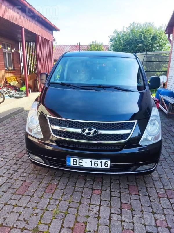 Melns Hyundai H1 2012 Rīga, ar dzinēja tilpumu 2.50 L un nobraukumu 282 tūkst. km par 6800 €, foto 1 vietnē AUTOMOTO.COM.LV