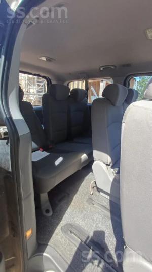 Black Hyundai H1 2008 in Ogre, with an engine capacity of 2.50 L and mileage of 421 thousand km for 4500 €, photo 14 on AUTOMOTO.COM.LV