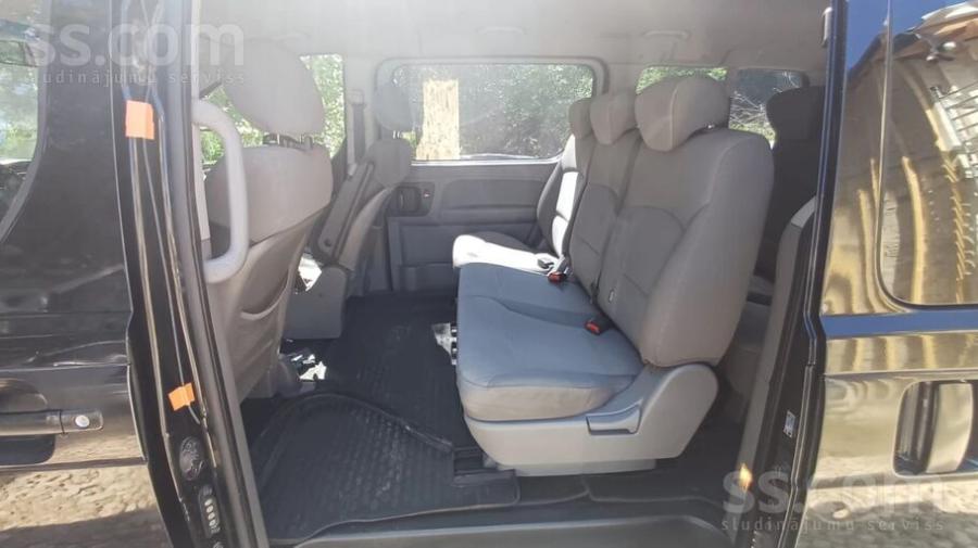 Black Hyundai H1 2008 in Ogre, with an engine capacity of 2.50 L and mileage of 421 thousand km for 4500 €, photo 7 on AUTOMOTO.COM.LV