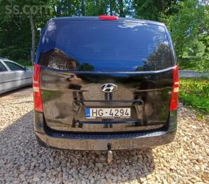 Black Hyundai H1 2008 in Ogre, with an engine capacity of 2.50 L and mileage of 421 thousand km for 4500 €, photo 17 on AUTOMOTO.COM.LV