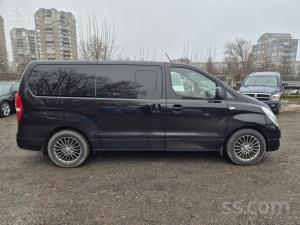 Melns Hyundai H1 2013 Rīga, ar dzinēja tilpumu 2.50 L un nobraukumu 262 tūkst. km par 9190 €, foto 5 vietnē AUTOMOTO.COM.LV